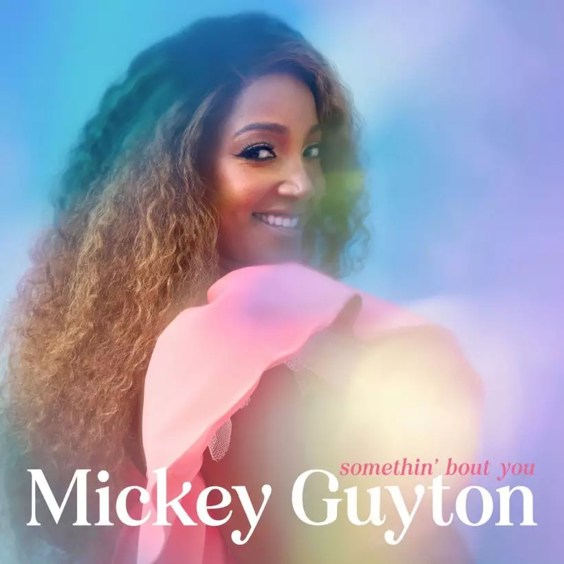 Mickey Guyton Somethin Bout You - بشکریہ Capitol Records Nashville