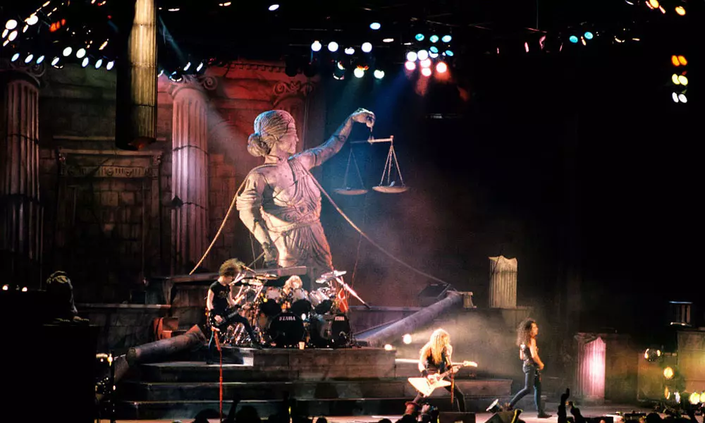 Sjoch Metallica Perform op Their Damaged Justice Tour Of 1989