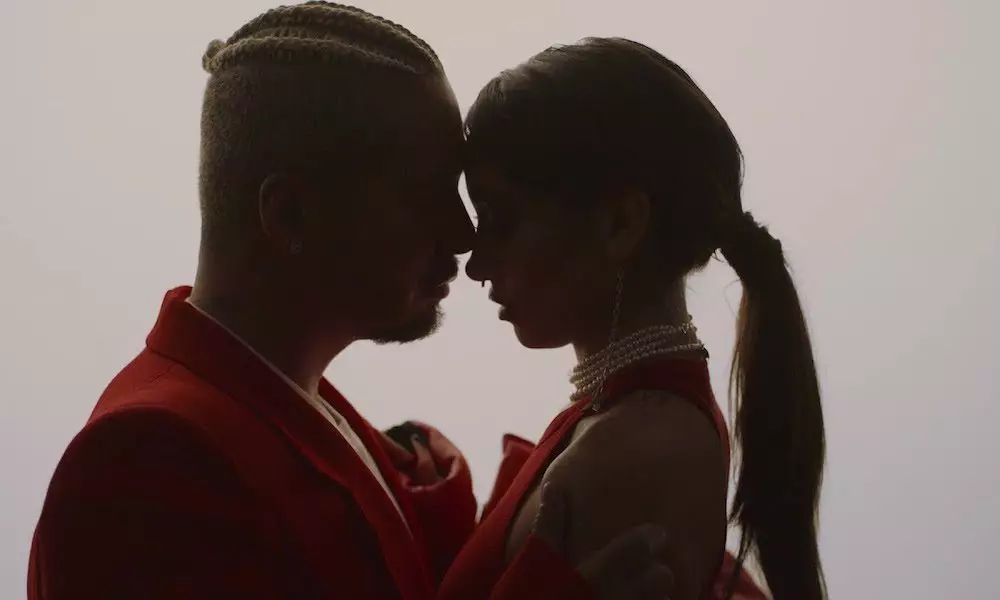 J-Balvin-and-María-Becerra