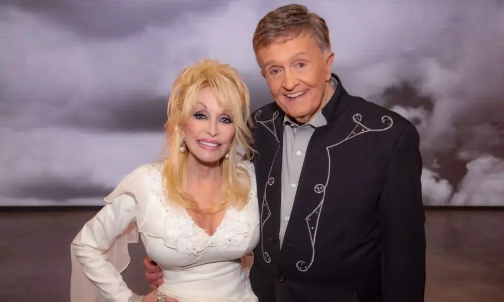 Bill Anderson ແລະ Dolly Parton - ຮູບພາບ: JB Rowland/CTK Entertainment (ມາລະຍາດຈາກ Adkins Publicity)