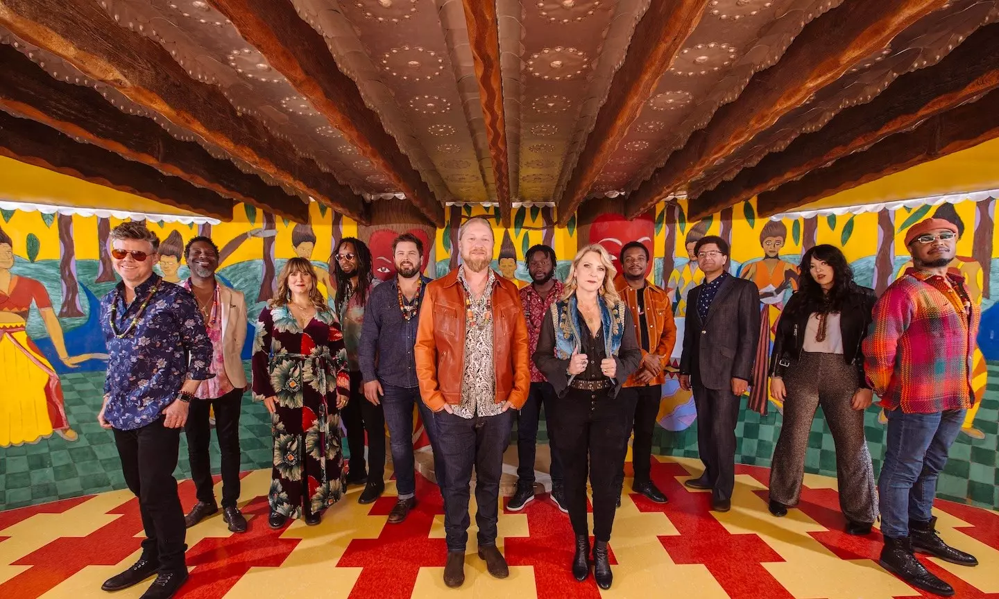 วง Tedeschi Trucks ประกาศโครงการ 4 อัลบั้ม 'I Am The Moon'