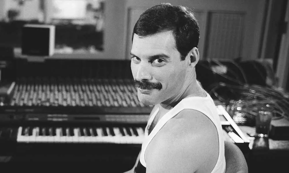 Freddie Mercury Radio Speciale Asnjëherë e mërzitshme