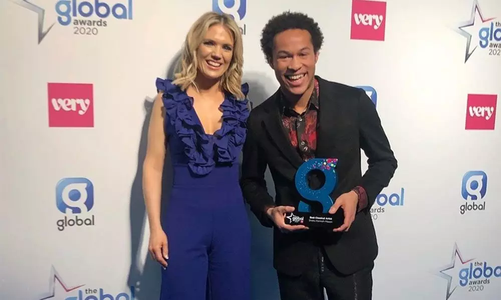 Sheku Kanneh-Mason og Charlotte Hawkins på Global Awards - bilde