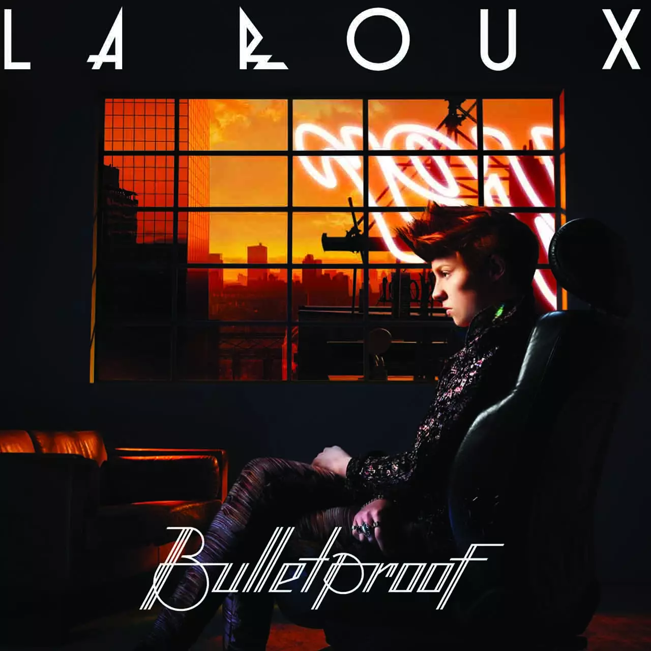 'Bulletproof': La Roux's Defiant Anthem resonates noch