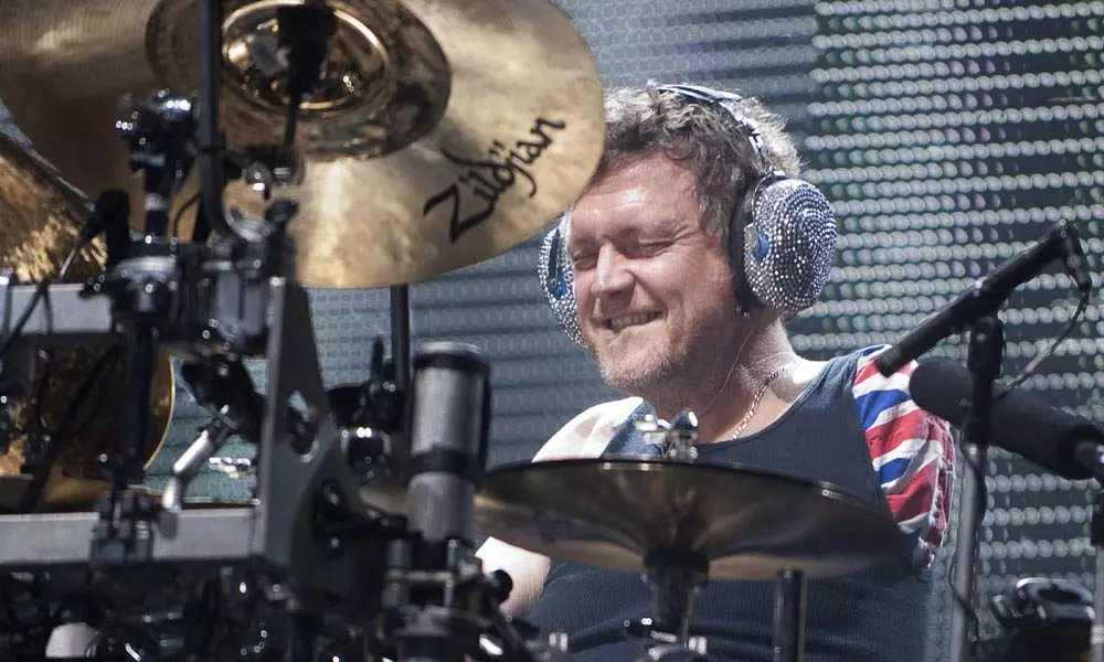 Def-Leppard-Rick-Allen-Drummer-Dunida-ugu Fiican