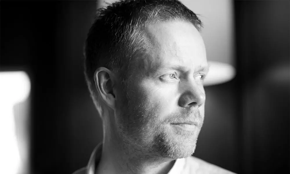 Dib u hel Max Richter's 'Buugaagta Xusuus-qorka Buluugga ah' |