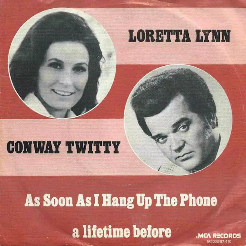 'Cyn gynted ag y byddaf yn hongian y ffôn': Mae Conway Twitty yn Galw Loretta Lynn