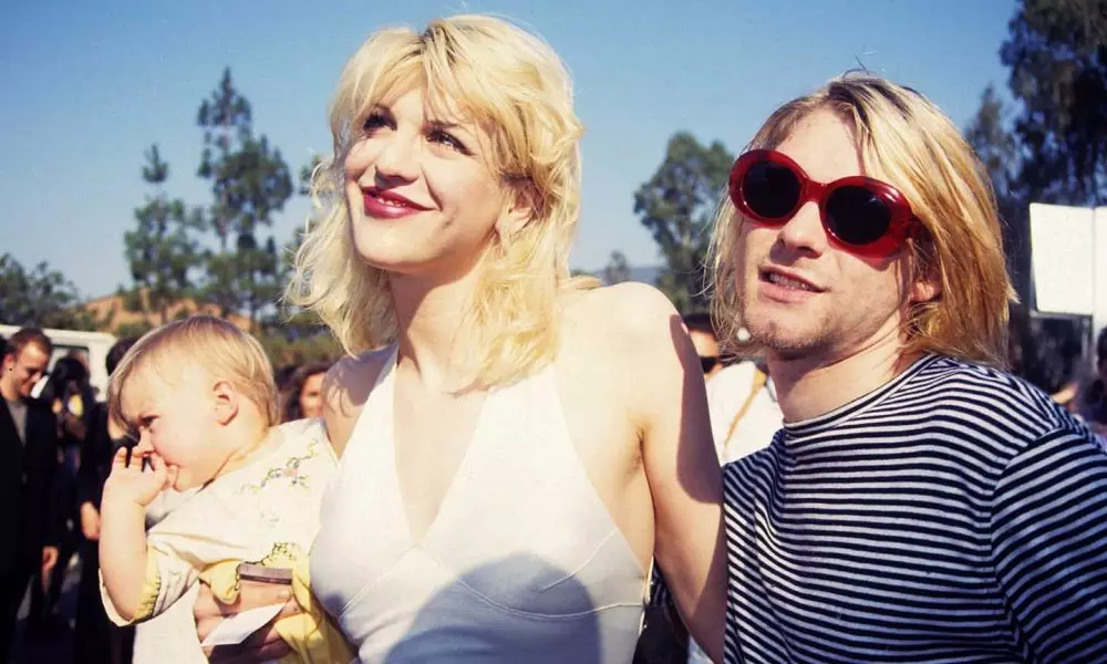 Kurt Cobain agus Courtney Love, ealaíontóirí taobh thiar de dhá cheann de na halbaim is fearr de 1994