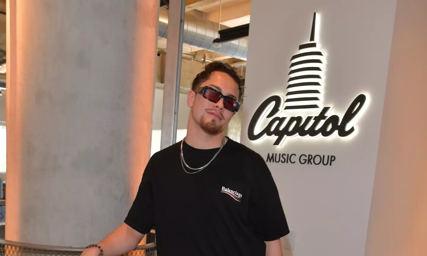 ACRAZE Tanda Jeung Capitol Records Dina Partnership Jeung Thrive Musik