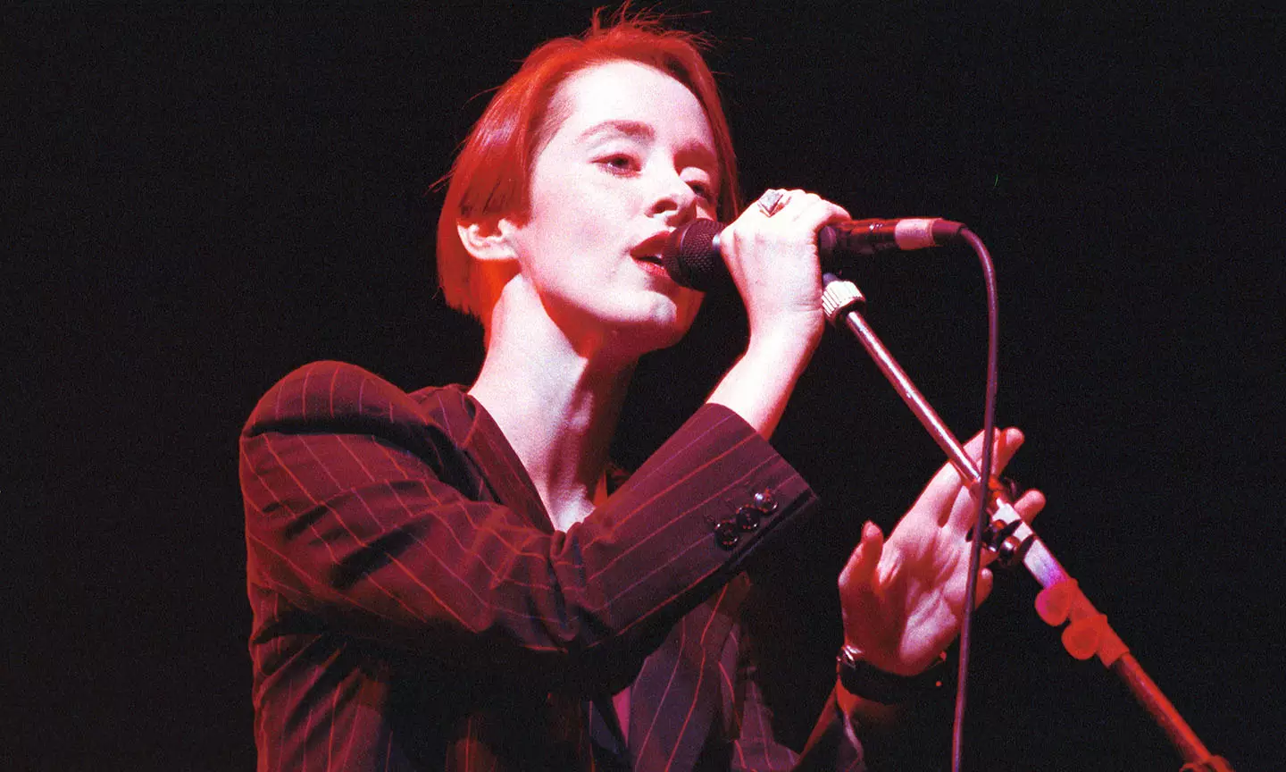 Suzanne Vega ប្រកាសកាលបរិច្ឆេទដំណើរកម្សាន្តនៅចក្រភពអង់គ្លេសសម្រាប់ឆ្នាំ 2023