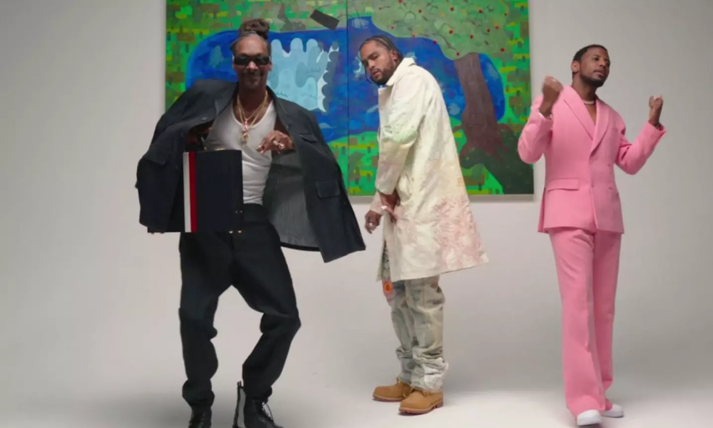 Snoop Dogg dielt muzykfideo foar 'Make Some Money'