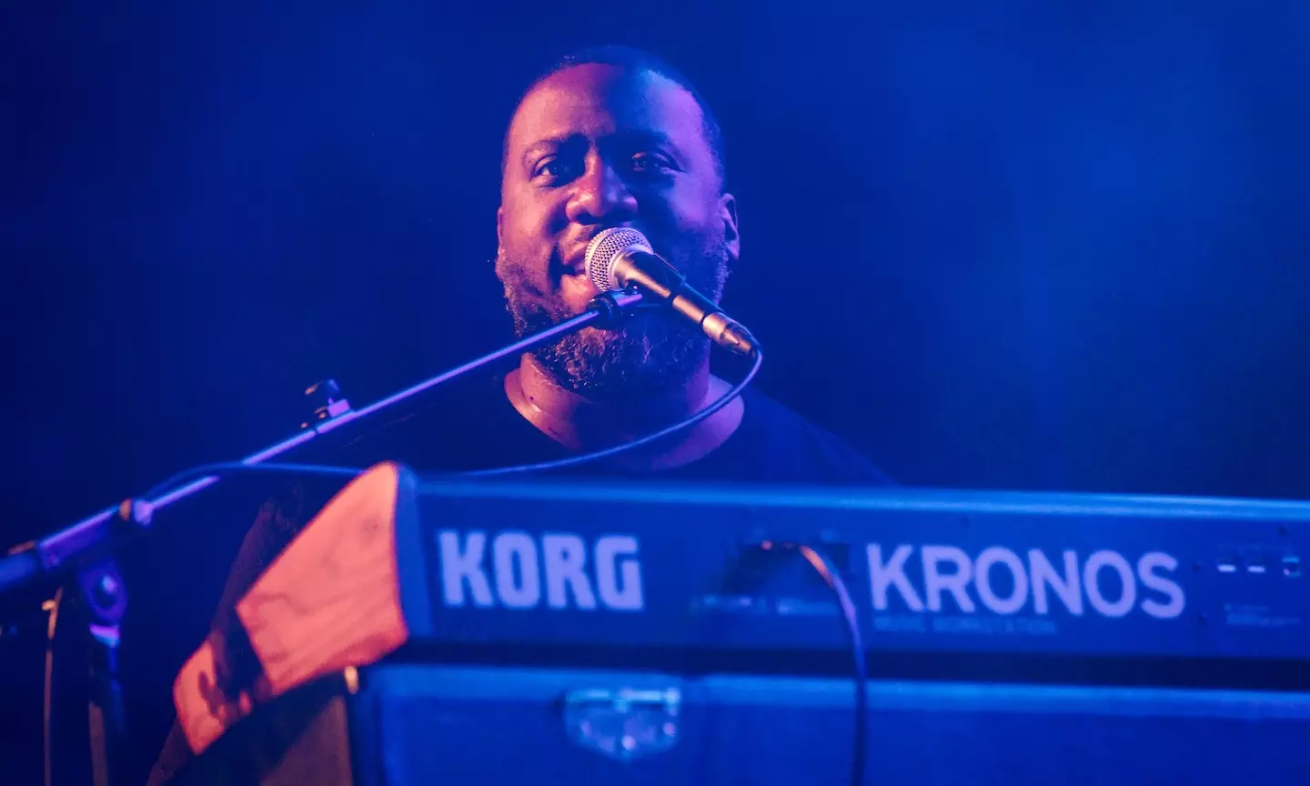 Robert Glasper samarbetar med Masego om "Alla masker"