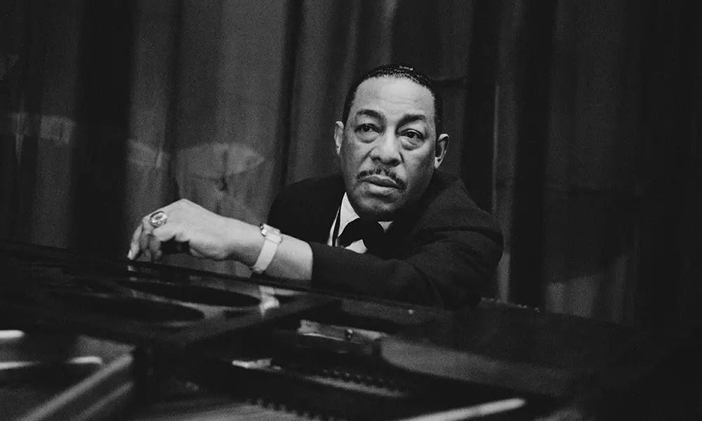 Johnny Hodges al piano