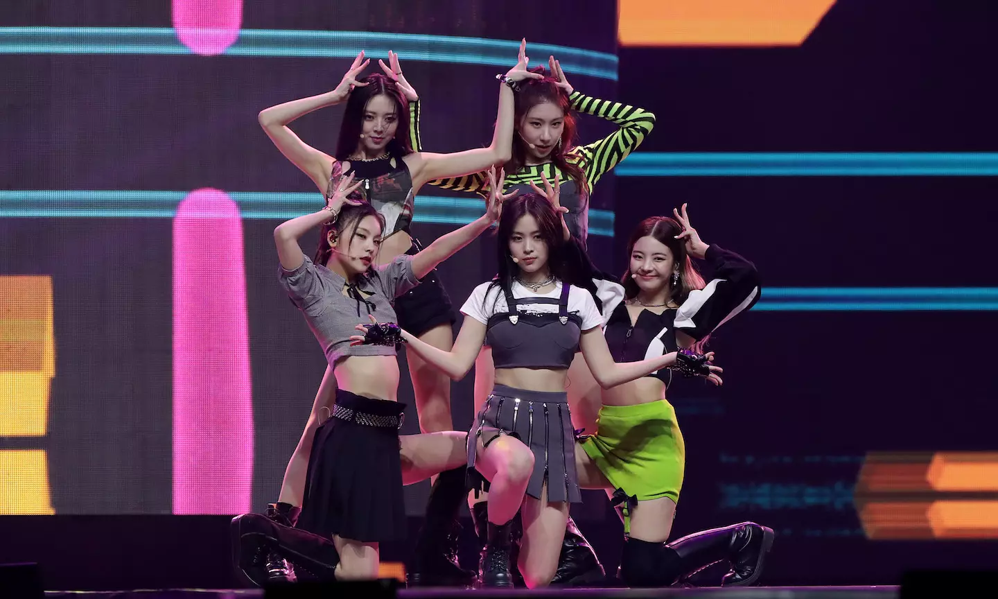 ITZY Score Highest Billboard 200 Position With 'Checkmate' | uDiscover