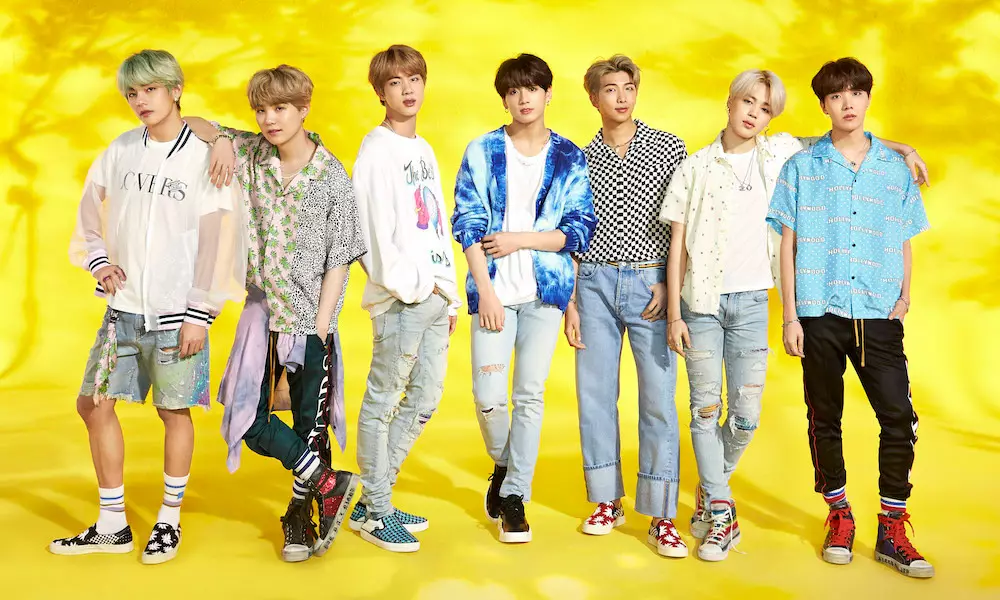 BTS trở thành nghệ sĩ Hàn Quốc đầu tiên ghi được album số 1 tại Vương quốc Anh | uDiscover