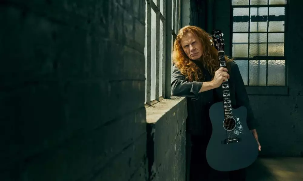 Dave-Mustaine-låtskrivare-Gibson-akustisk-gitarr