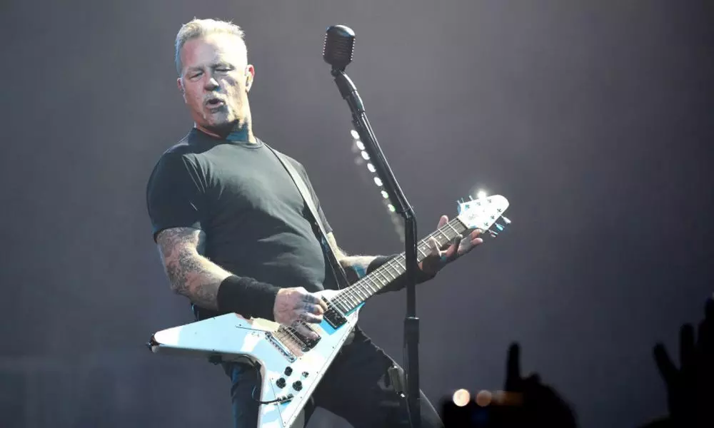 James-Hetfield-Metallica-Ernie-Ball-strings