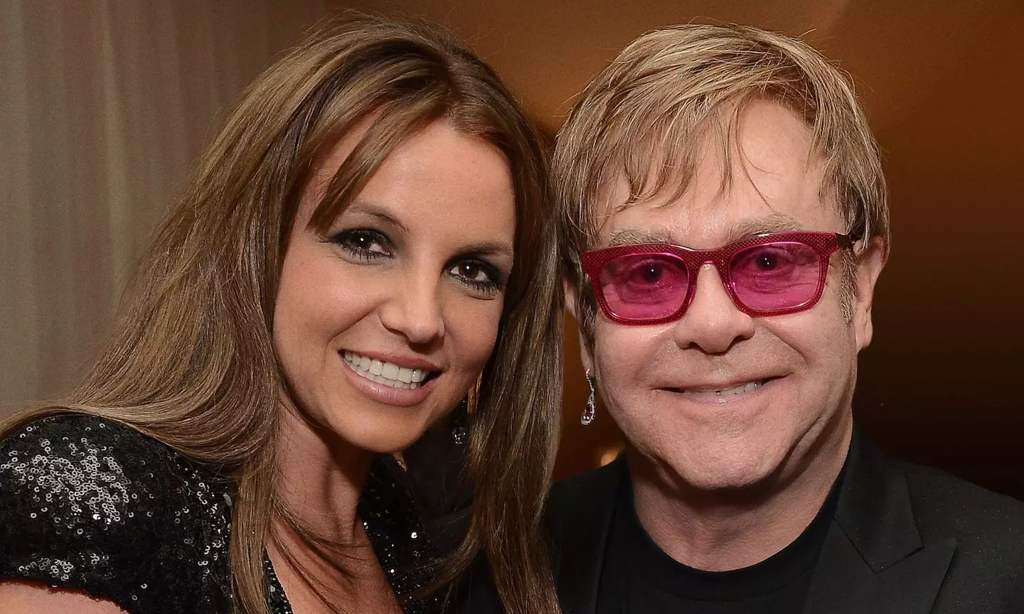 Elton John och Britney Spears delar spåret "Hold Me Closer"