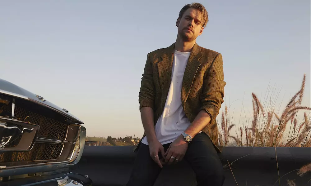 'Hold On': Chord Overstreet TikTok හි ප්‍රියතම සොම්බර් තාලයක් නිර්මාණය කළ ආකාරය