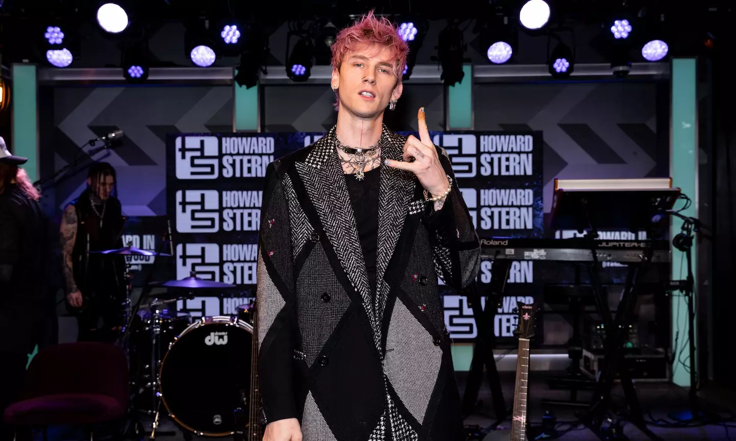 Machine Gun Kelly Ya Samu Na Biyu a Jere No.1 Tare da 'Mainstream sellout'