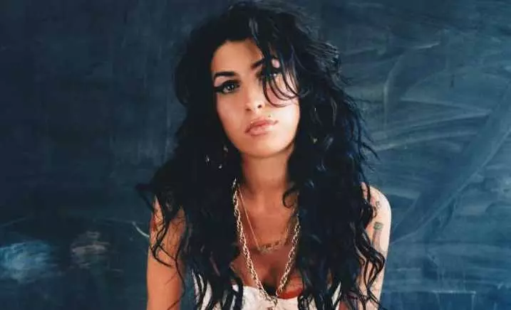 'Subira ku mwirabura': Uburyo Amy Winehouse yambutse Atlantike | Kumenya