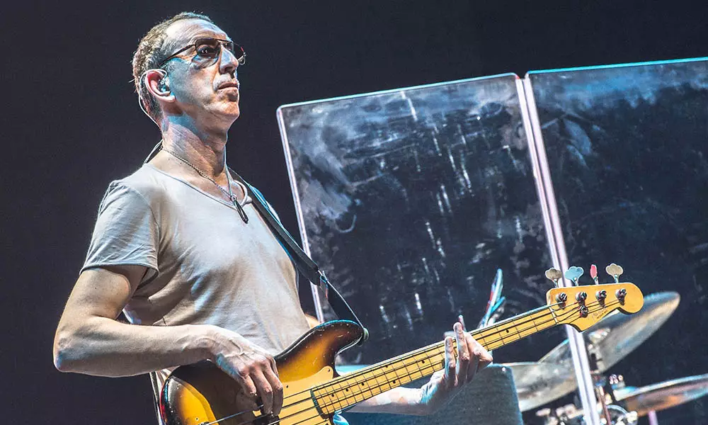 Pino Palladino: Ciyaaryahanka Bass-ka ee la dabaaldegay ayaa ku dhex socda xirfadiisa