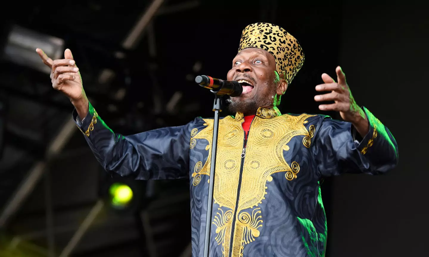 Jimmy Cliff xav txog qhov nyuaj dua lawv tuaj hauv Apple Music Interview