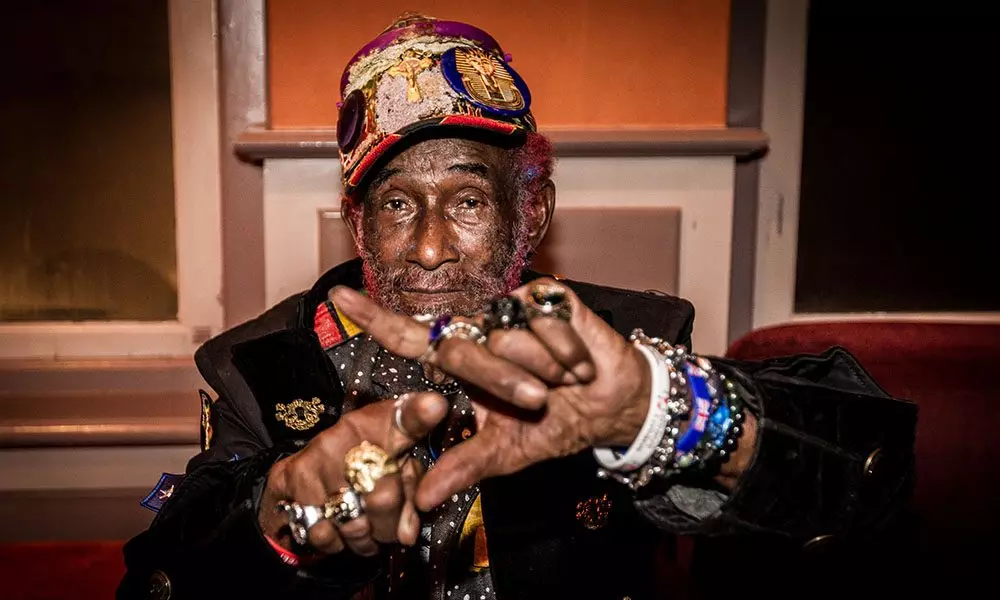 Lee scratch Perry