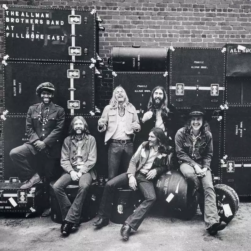 ئالمان ئاكا-ئۇكىلار مۇزىكا ئەترىتىنىڭ «Fillmore East»: تارىختىكى ئەڭ قالتىس نەق مەيدان روك پىلاستىنكىسى؟