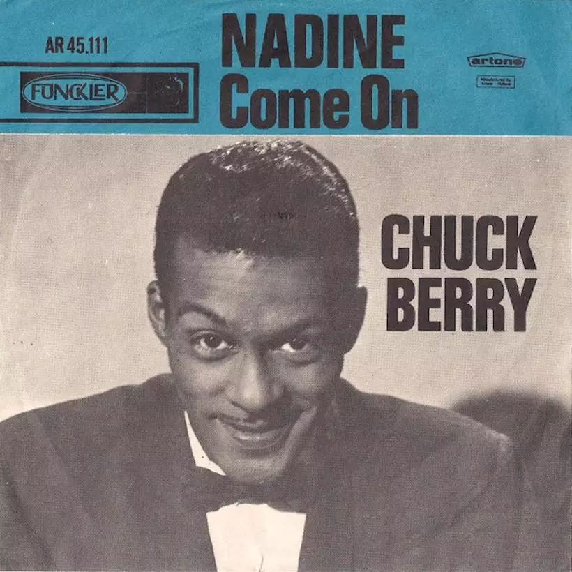 'Nadine': Chuck Berry nwetara nnwere onwe iji gbaa Cadillac nwere agba kọfị ya