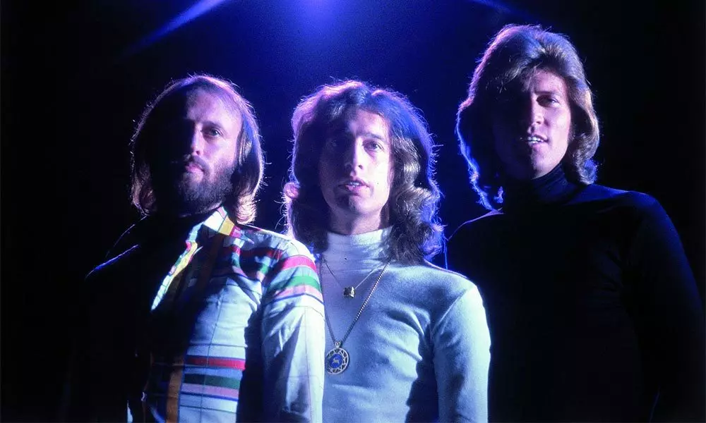 Bee Gees fotoşəkili UMe 1000-in izni ilə