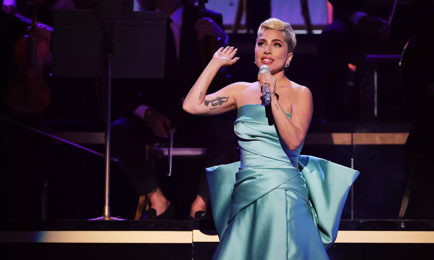 Lady Gagak 'Hold My Hand' kaleratu du 'Top Gun: Maverick' soinu bandatik