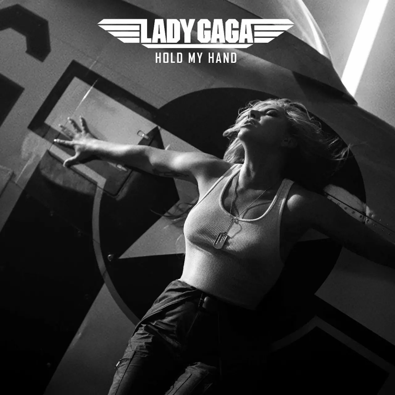 Lady Gaga anuncia "Hold My Hand" de "Top Gun: Maverick"