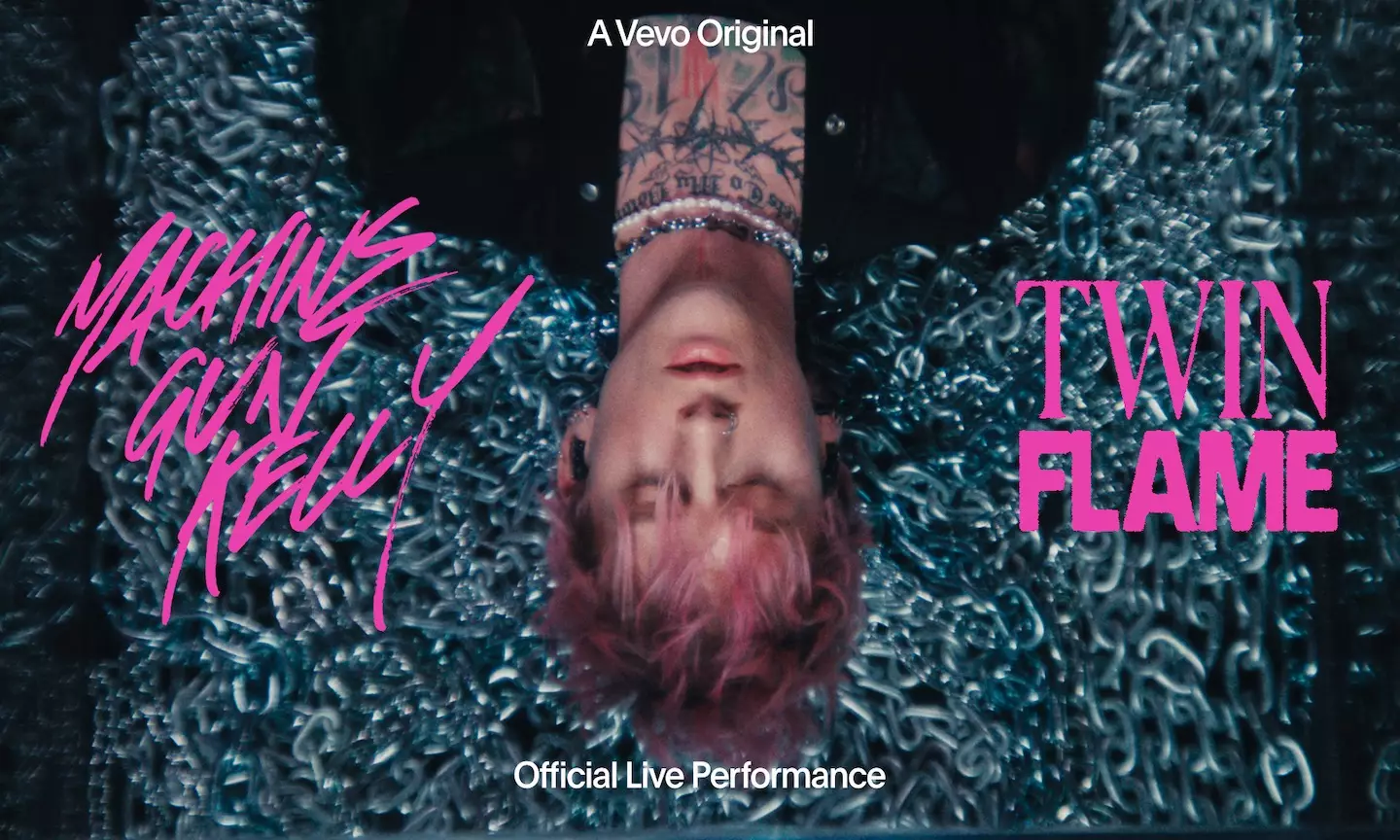 Machine Gun Kelly en Vevo release prestaasjes fan 'Twin Flame'