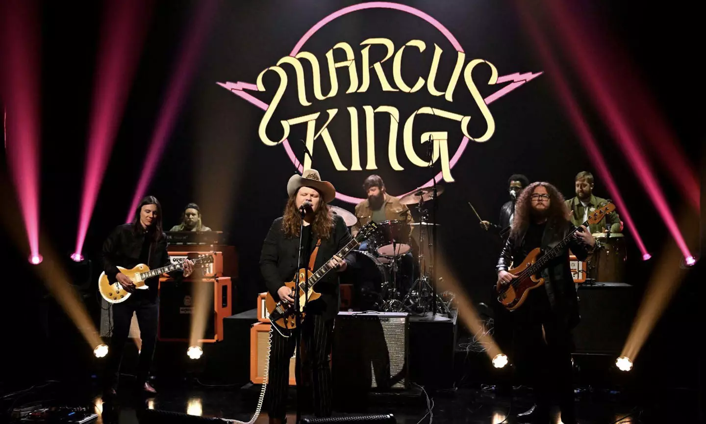 Mira o "Hard Working Man" de Marcus King de "The Tonight Show"