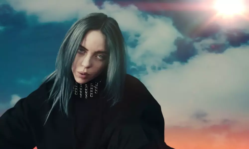 U-Billie Eilish Ucabanga Ngokukhuphuka Kwakhe Kwe-Meteoritic E-Vanity Fair