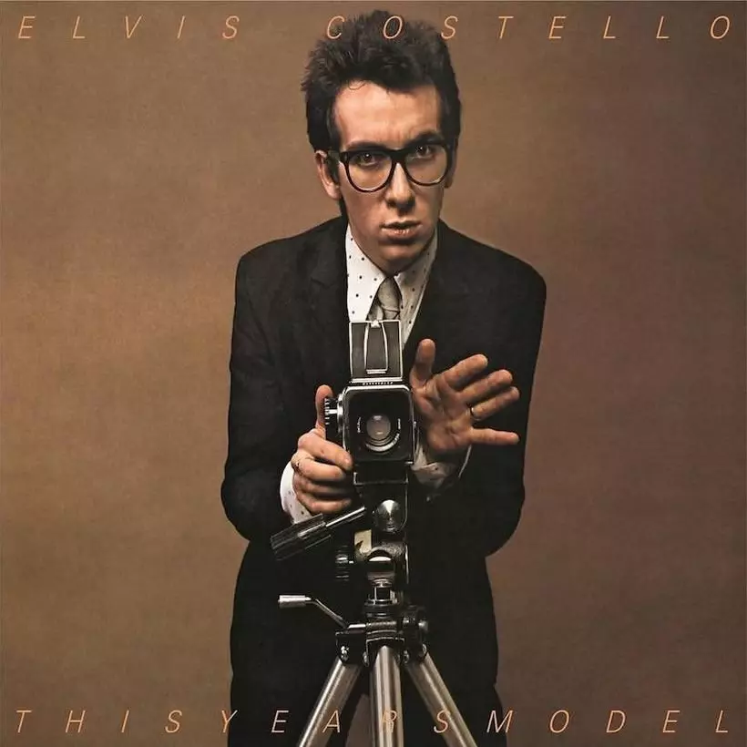 Obra de arte de Elvis Costello 'Modelo de este año' - Cortesía: UMG