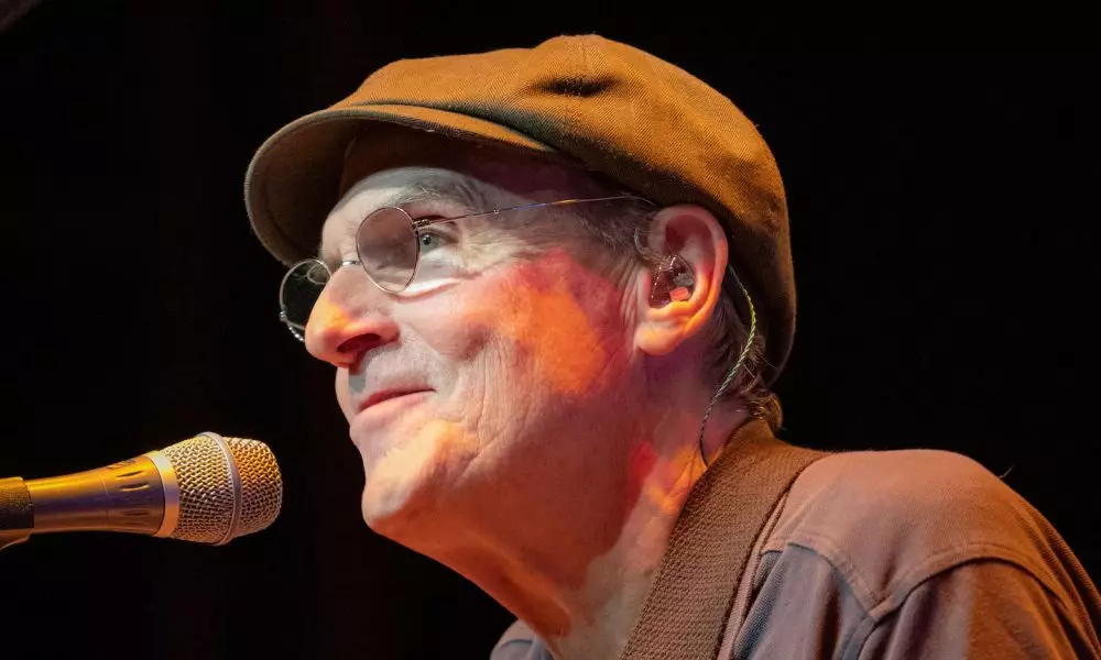 James Taylor yees duab: Douglas Mason / Getty Images