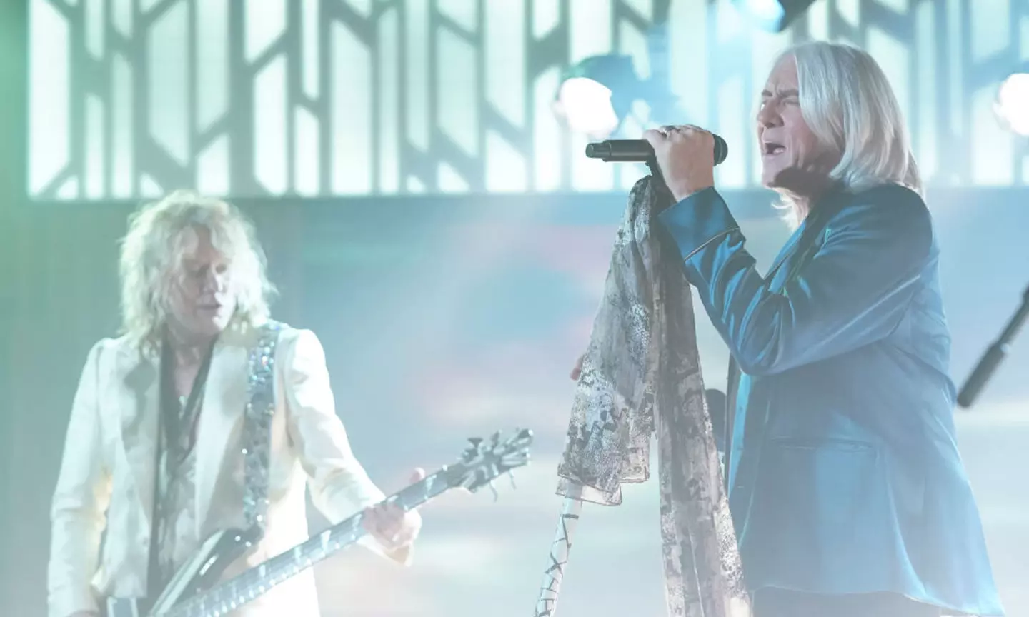 Mira o quinto episodio da serie Behind The Stadium Tour de Def Leppard