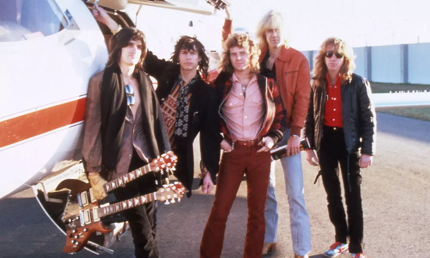 “Aerosmith” sammitden göni ýaýlym, Hýuston TX, 1977 premýeralary