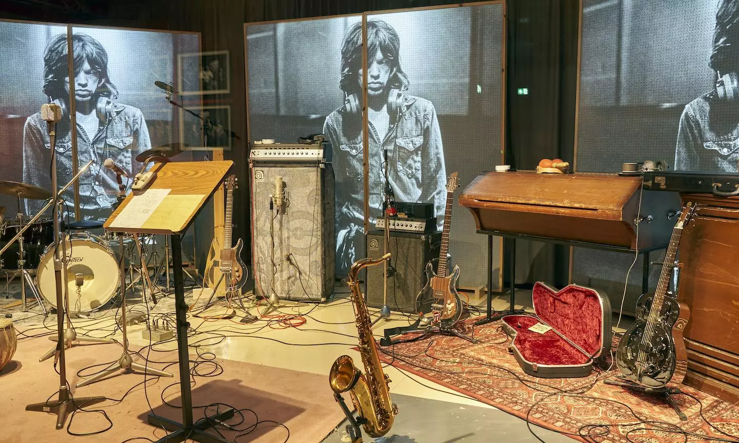 Pameran 'Unzipped' Perjalanan The Rolling Stones Bergegar Ke Winnipeg