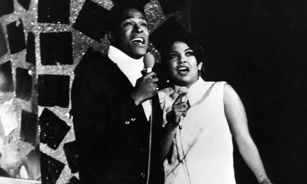 ลางร้ายของ Motown: Tammi Terrell ทรุดตัวลงในอ้อมแขนของ Marvin Gaye