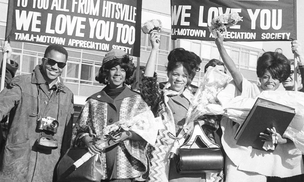 เพลงรัก Motown ที่ดีที่สุด: 20 เพลงที่จำเป็นสำหรับเนื้อคู่ | uDiscover