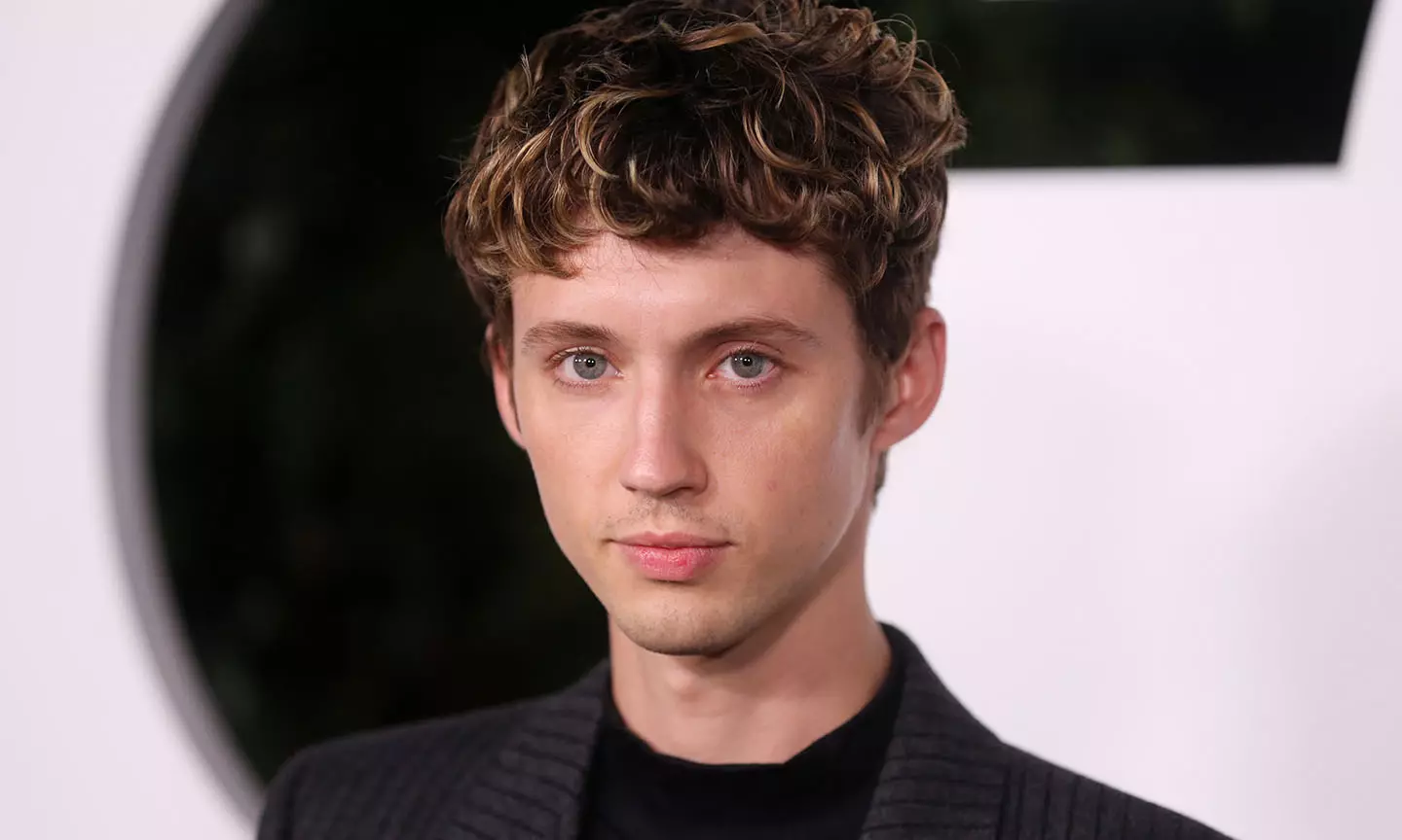 UTroye Sivan Ukhiphe Ingoma Entsha ethi ‘Linda’ ehambisana noGordi | uDiscover