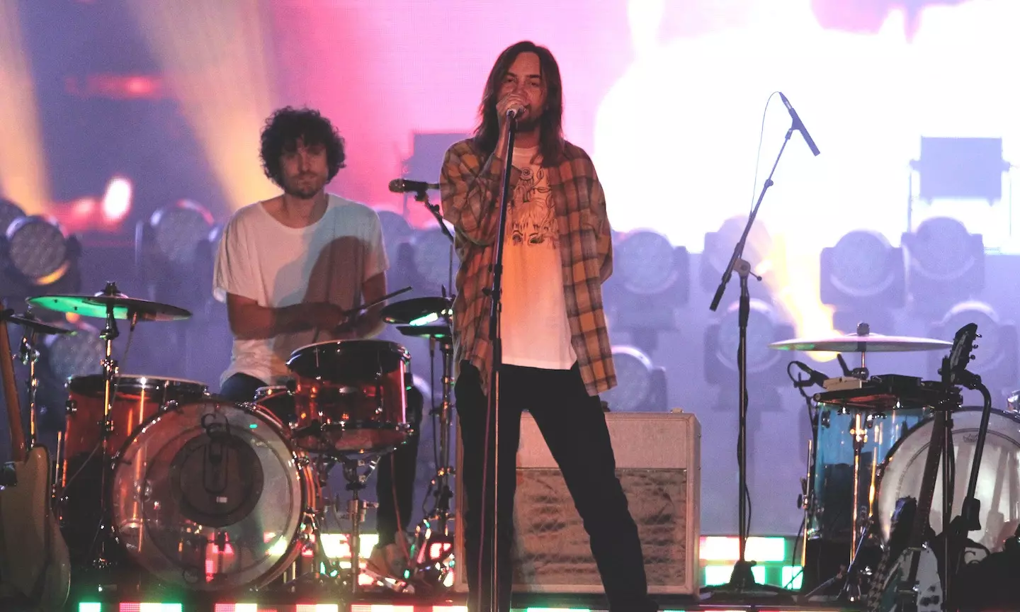 Tame Impala Shares virdrun unreleased Streck, D'Boot ech Rei