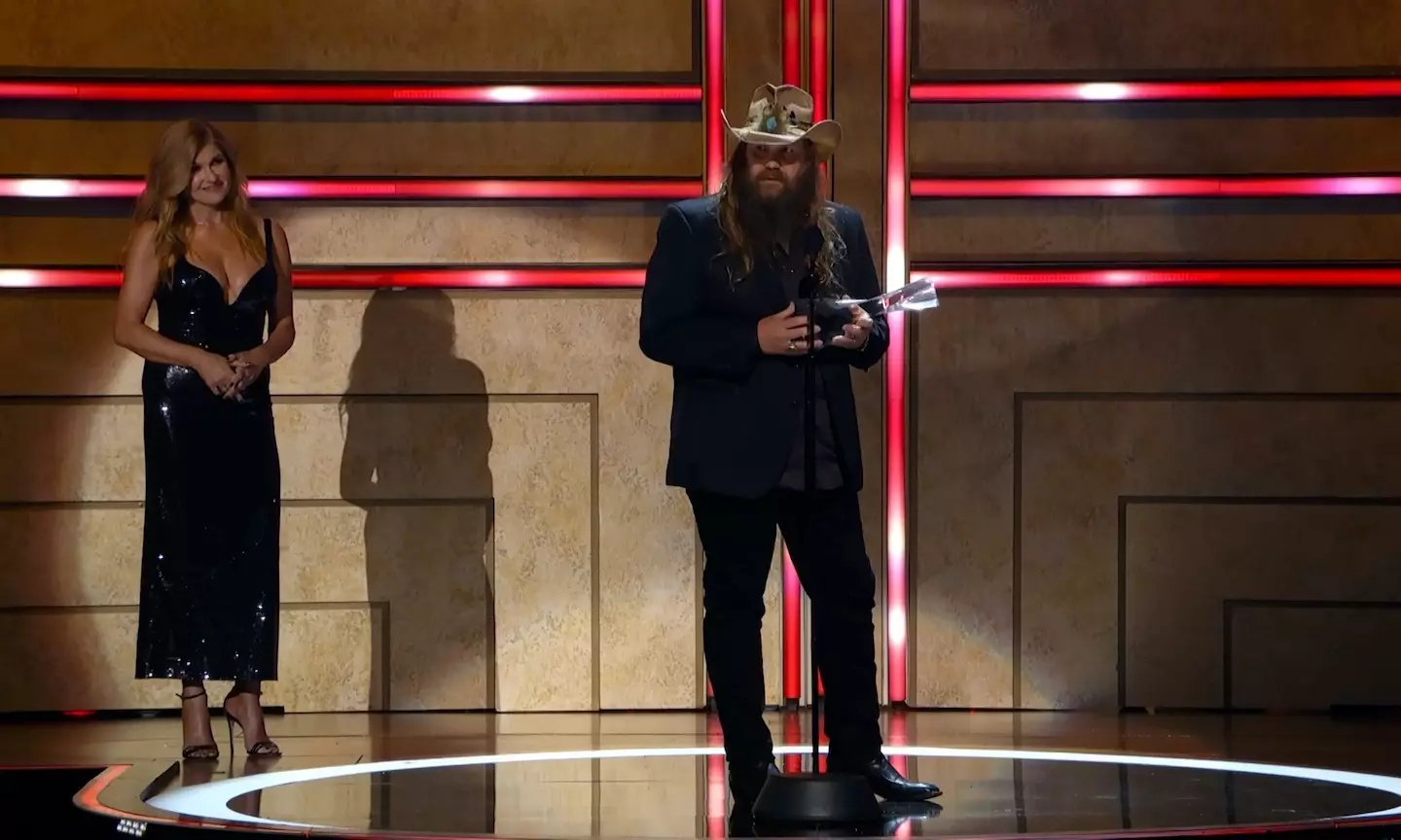 Chris Stapleton, Mickey Guyton, Randy Travis Onder CMT-kunstenaars van die jaar