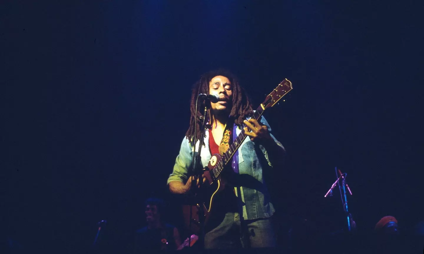 De simmer fan Bob Marley wraps mei 'Exodus' Lyric Video