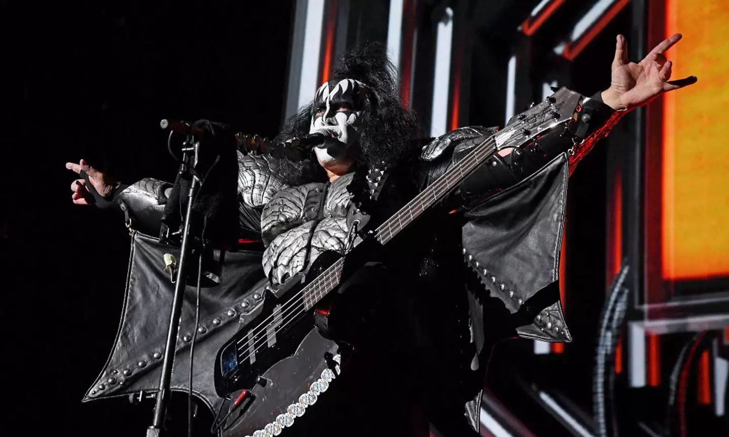 Gibson ចាប់ដៃគូជាមួយ Gene Simmons សម្រាប់ Gibson Thunderbird Bass ថ្មី។