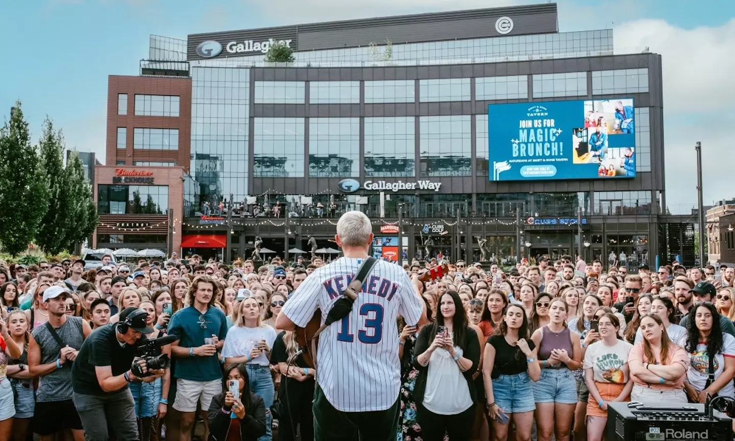 Dermot Kennedy Akulengeza 'The Sonder Street Sessions' Busking Tour