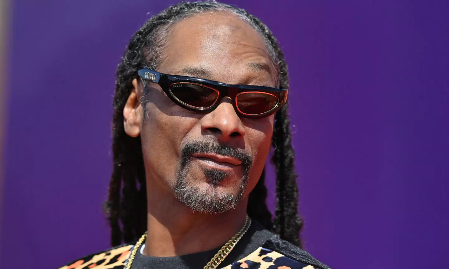 Snoop Dogg dia handray anjara ary hamokatra hatsikana vaovao The Underdoggs